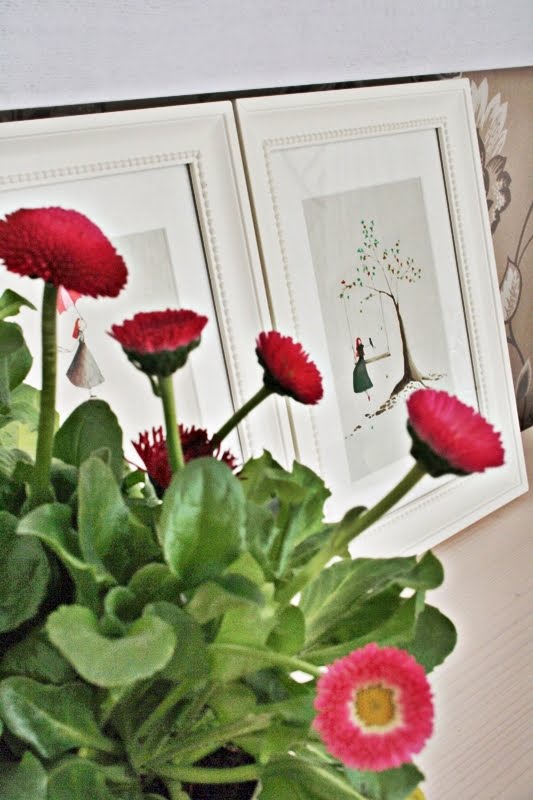 Fyra rum & kök: TUSENSKÖNA & TAVLOR