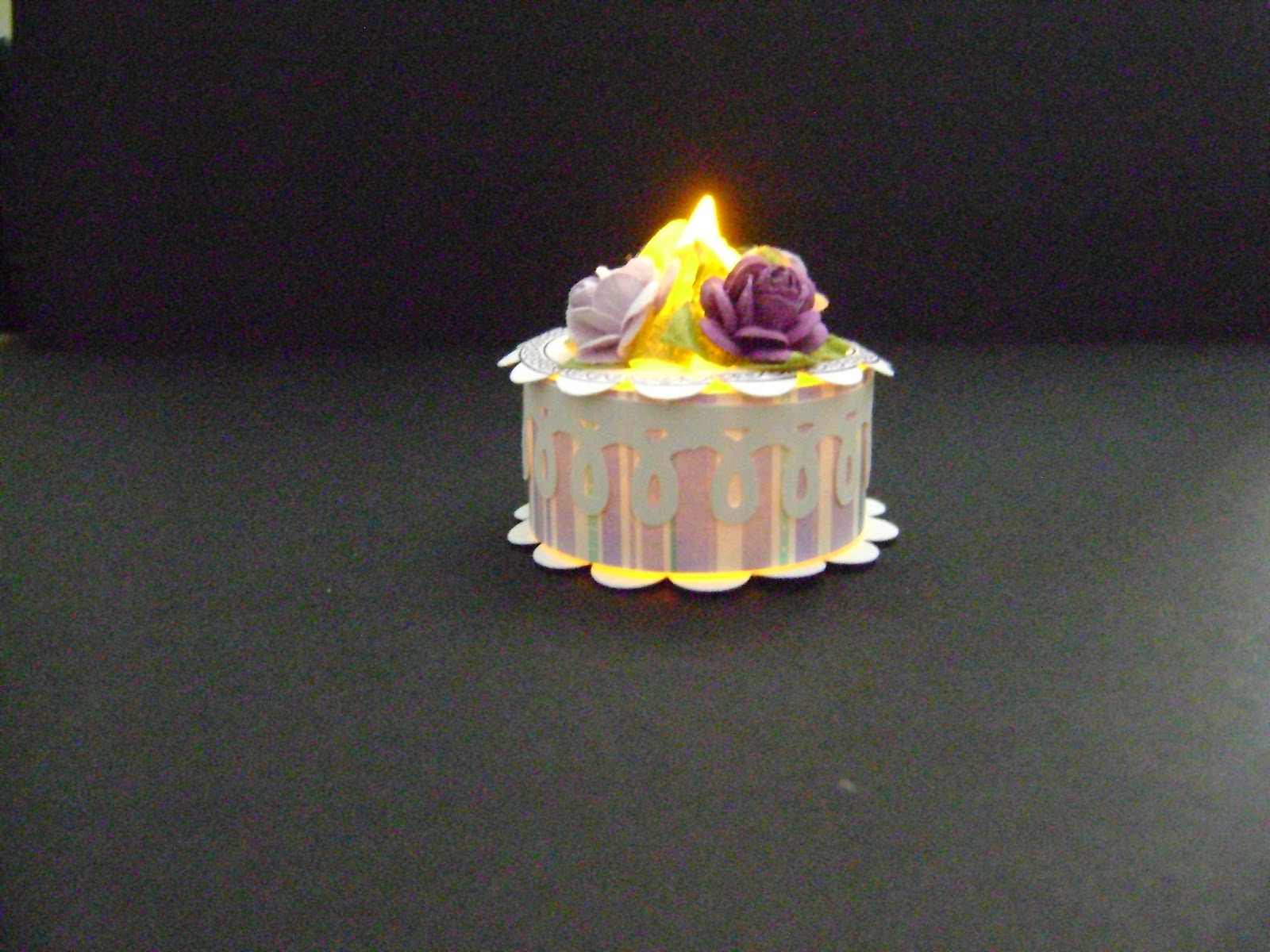 Stampwilly Designs: Card Holder Instructions and Tea Light Cake