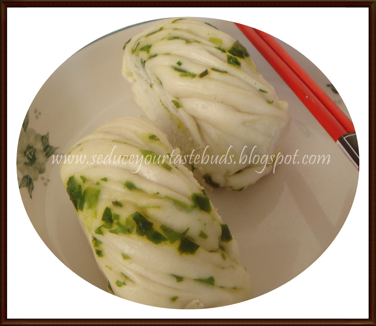 Hua Juan - Chinese Steamed Scallion Buns - Seduce Your Tastebuds...
