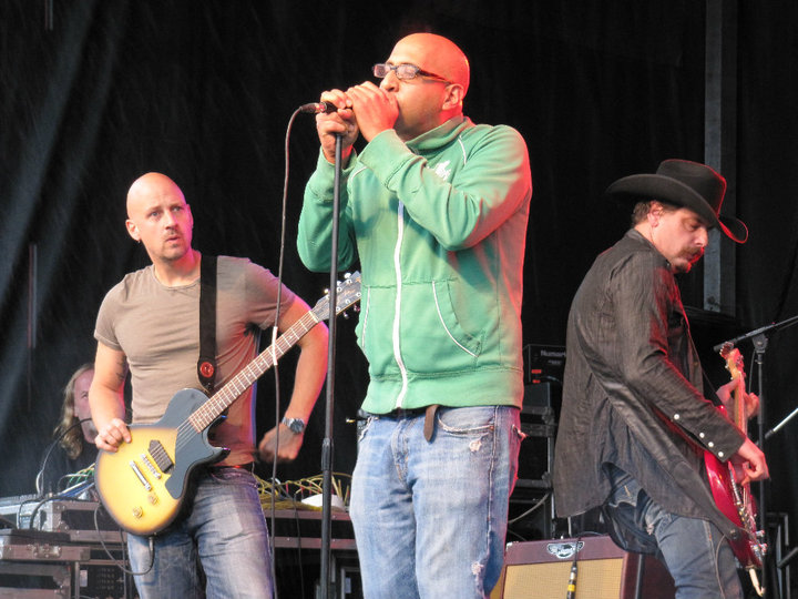 scruffy the yak: The Watchmen Return. Again. With a New Old Song