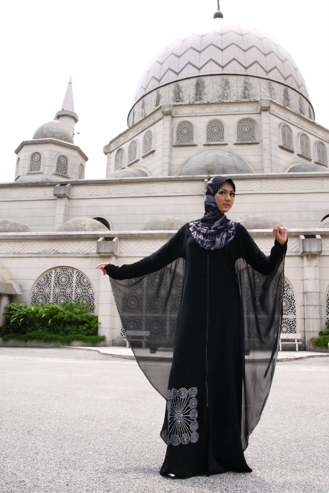 Anggun Laksana Apparels, The Apparels of Choice: Abaya Jordan, Model : Nani