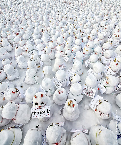 Top 10 Weird Snowmen ~ Smashing Listz