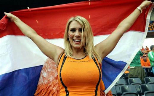 Awesome Picz: Beautiful Female Football Fans