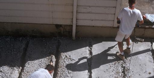 ΤΑΡΑΤΣΟΚΗΠΟΣ...Ο ΚΗΠΟΣ ΤΩΝ ΠΟΛΕΩΝ: Οι άνθρωποι σπάνε το τσιμέντο. The ...