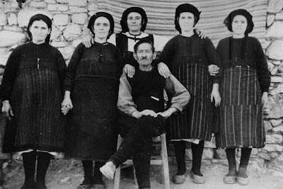 ΦΩΤΟΓΡΑΦΙΚΟ ΛΕΥΚΩΜΑ ΚΑΙΣΑΡΕΙΑΣ: Οι οικογενειες στον οικισμο Καισαρειας