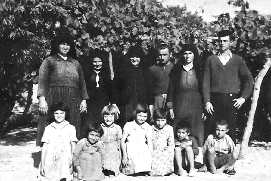 ΦΩΤΟΓΡΑΦΙΚΟ ΛΕΥΚΩΜΑ ΚΑΙΣΑΡΕΙΑΣ: Οι οικογενειες στον οικισμο Καισαρειας