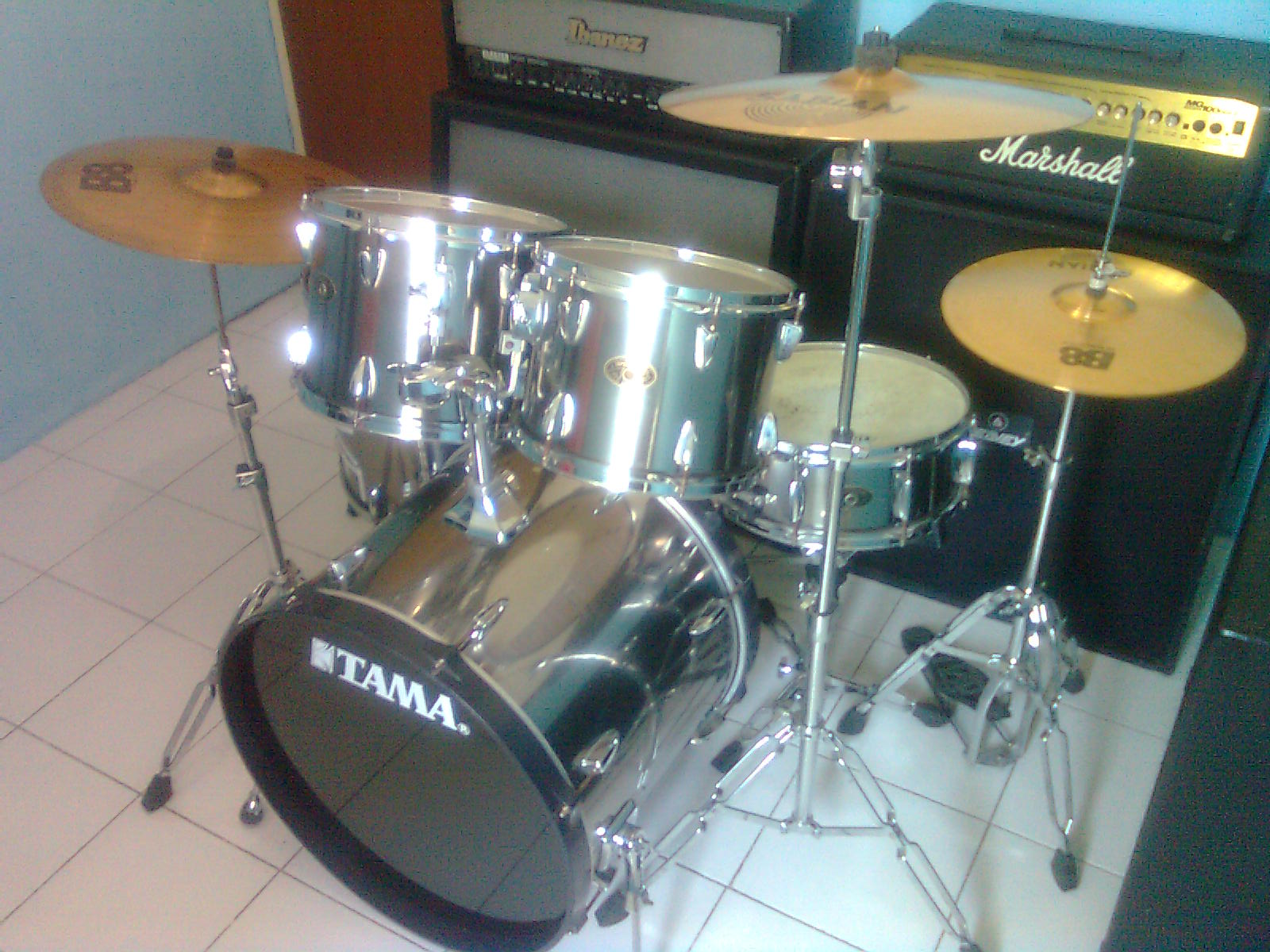 AKU JUAL ALAT MUSIK: JUAL 1 SET ALAT BAND