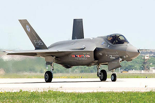 MIRAGEC14: Nuevo software para el F-35/ F-35’s new block
