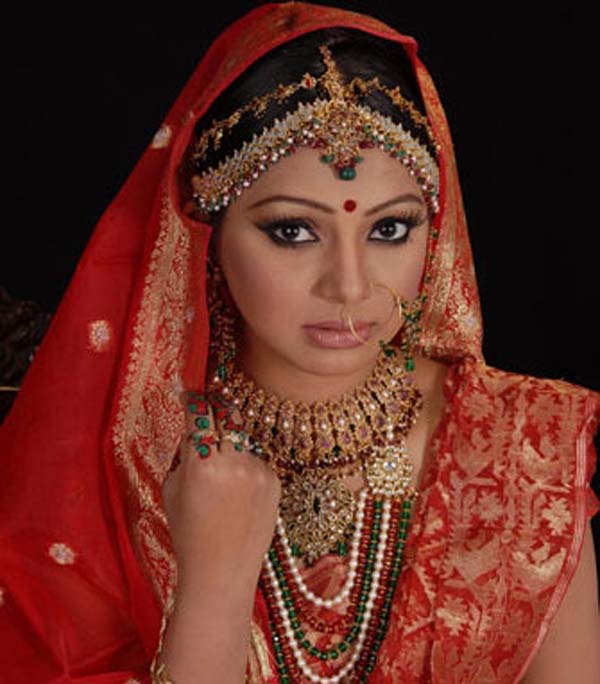 Actress Prova's hot photo look with bridal wear