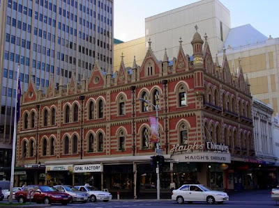 Travel Experiences: Beachouse, Beehive Corner Building in australia