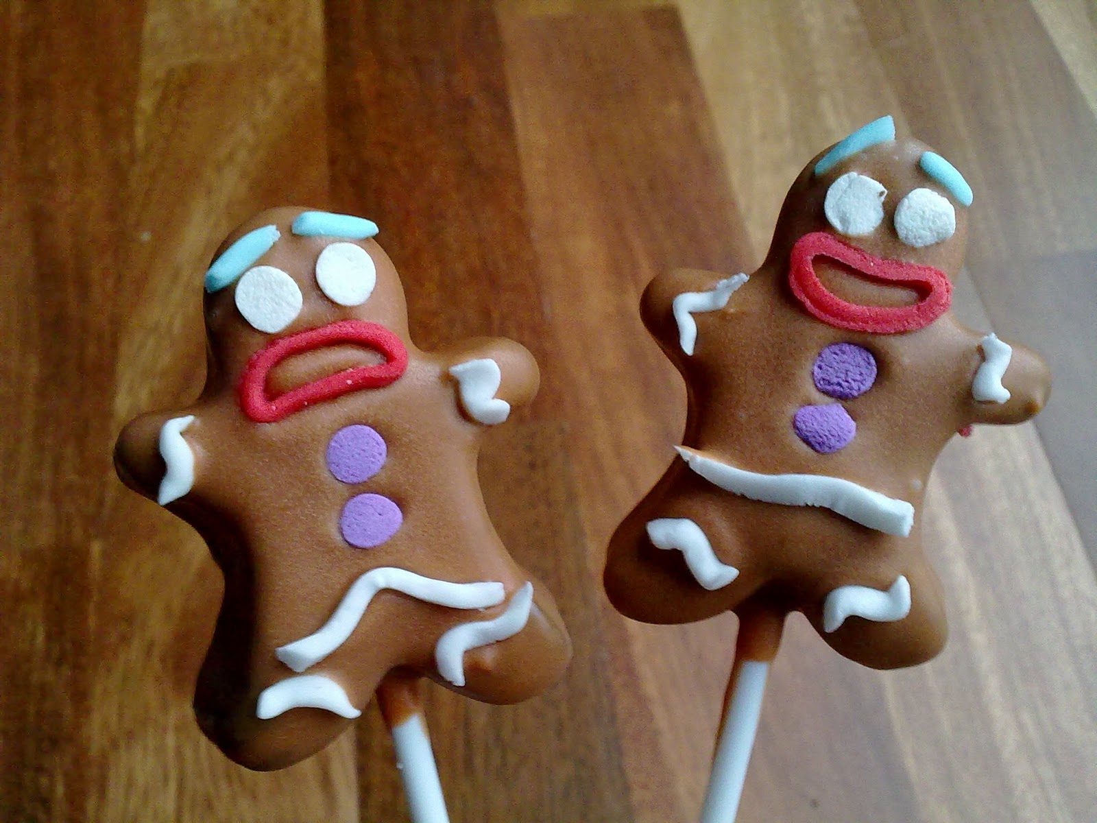 Cake Pop Princess: Shrek Cake Pops - Om nom nom!