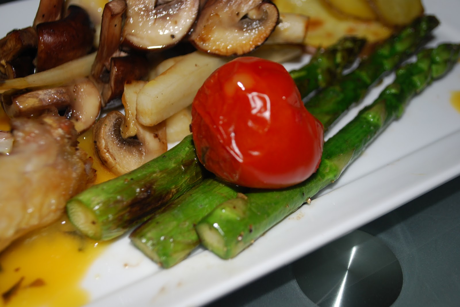 Camillas mat & kakedesign: Liveche kylling med appelsinsaus.