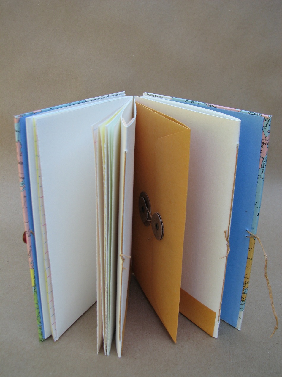 Free Range Bookbinding: The Amazing Versatile Expandable Travel Journal