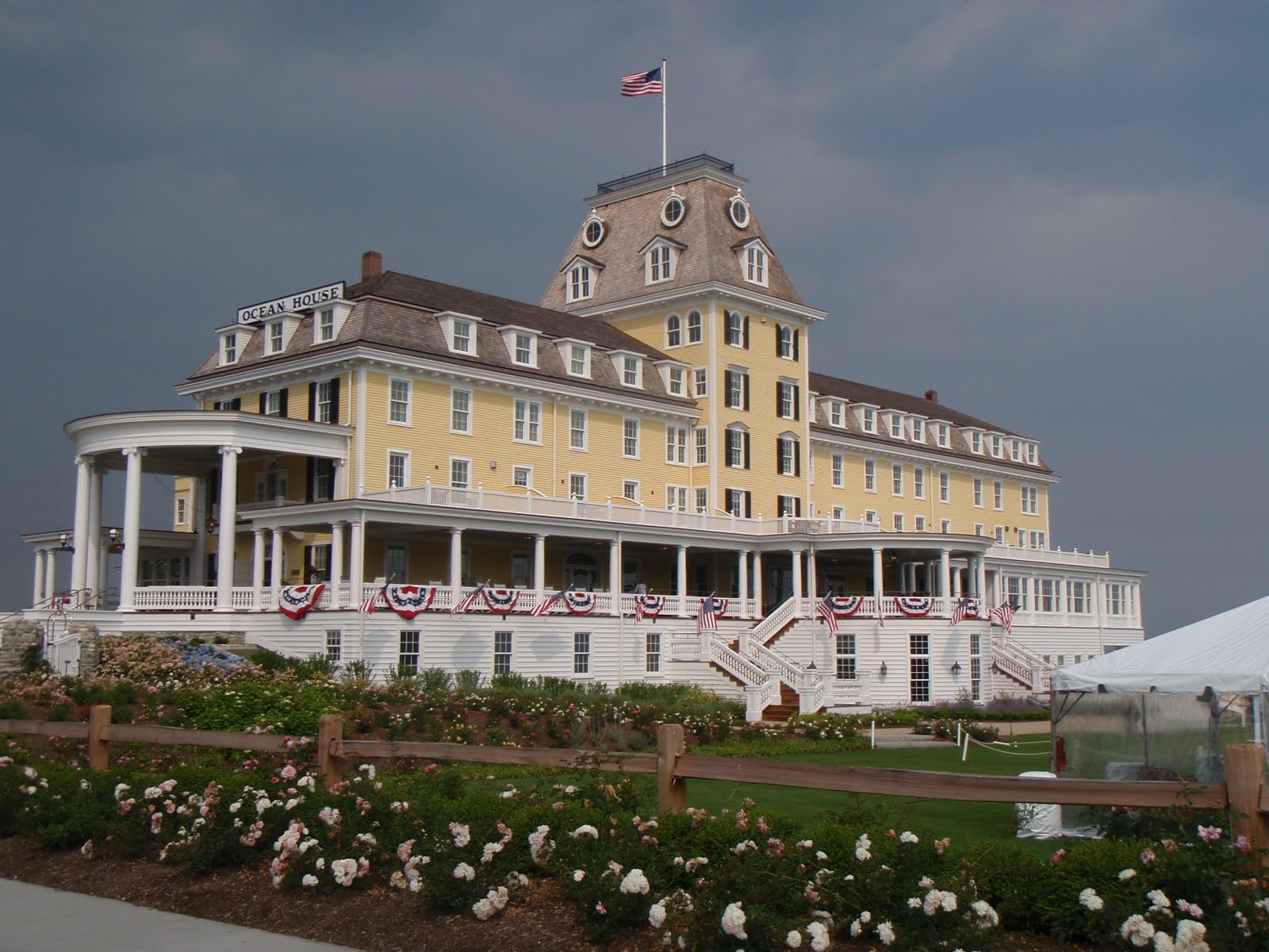 the Scoop from the Loop...: Watch Hill, Rhode Island