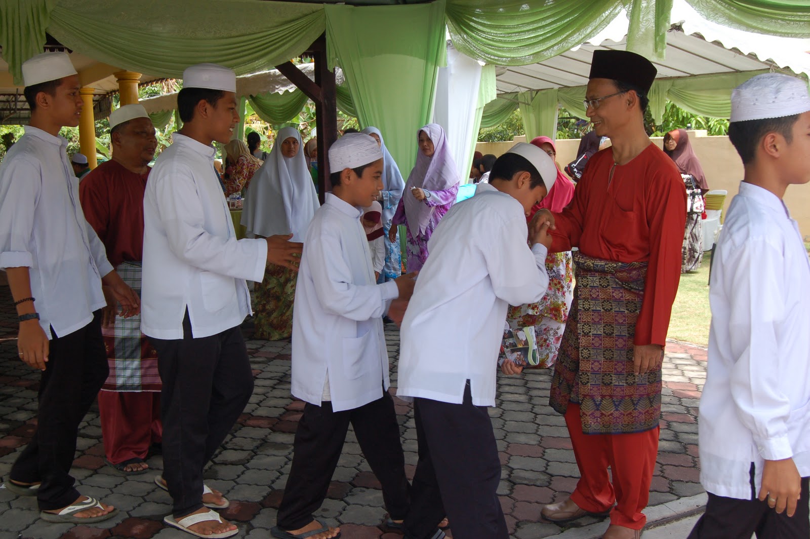 LAMAN RASMI ADUN MAHARANI: RUMAH TERBUKA ADUN MAHARANI 1431H