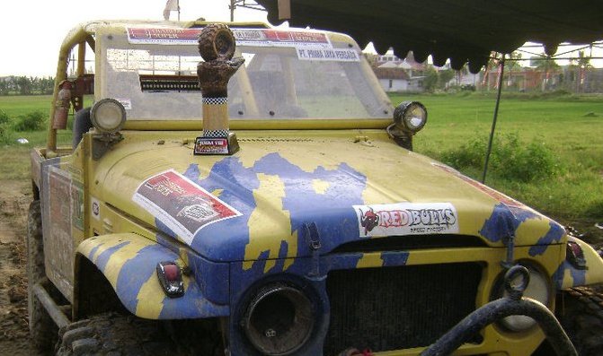 bengkel mobil balap: bengkel mobil balap offroad