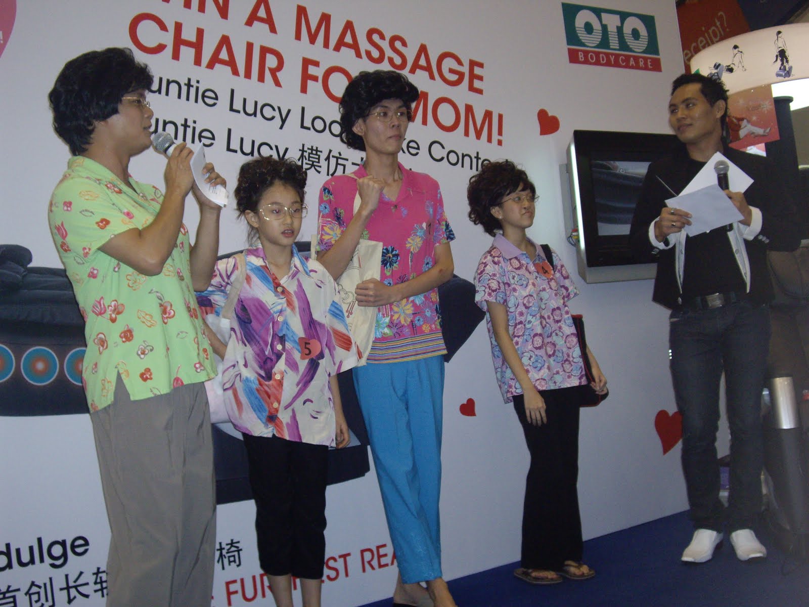 Somewhere in Singapore Blog: Auntie Lucy Look-Alike Contest