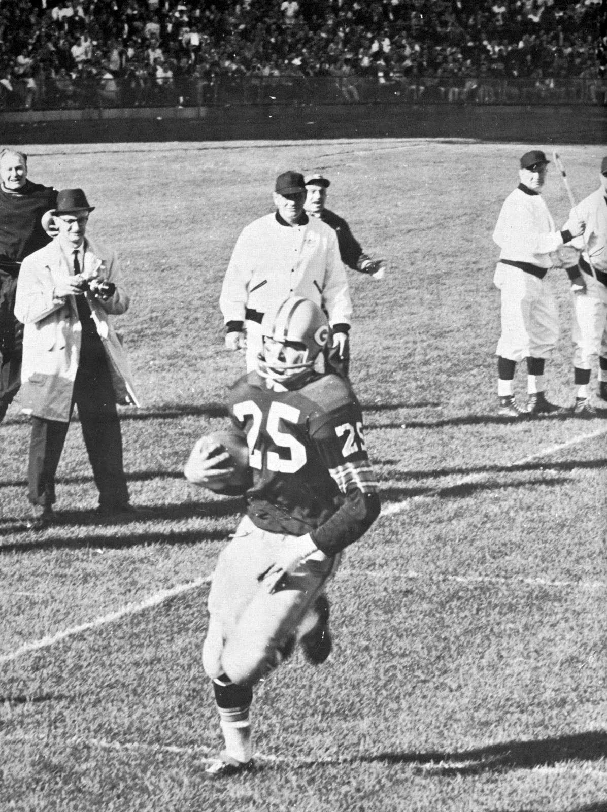 PACKERVILLE, U.S.A.: The Big Day/A Bit of Tom Moore