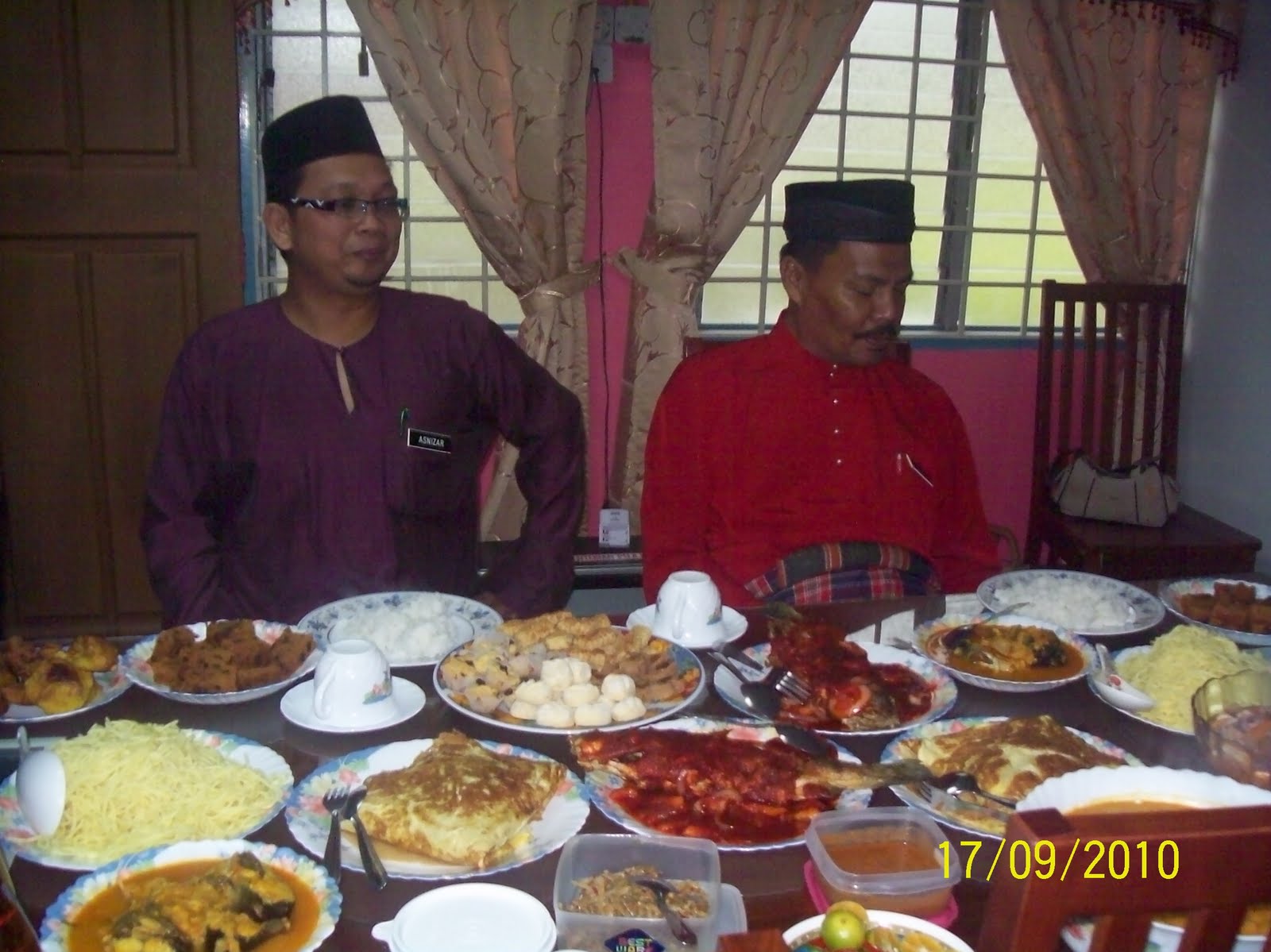 KASTURI: Jamuan Makan-Makan Sempena Hari Raya Aidil Fitri 2010