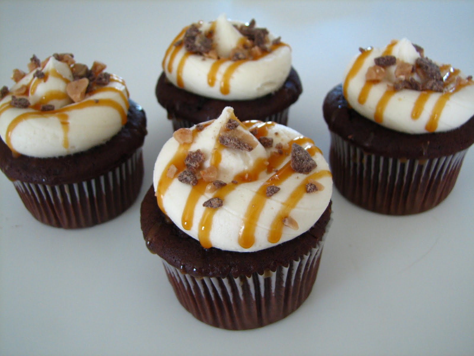 taste buds: cupcakes for the teachers...