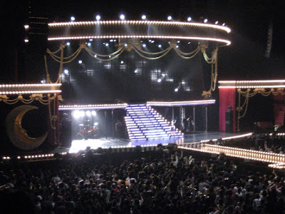 NAMIE NEWS NETWORK © 2007-2018: BEST FICTION TOUR Stage Photos