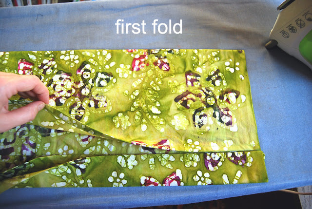 Second Womb Slings: Infant scale sling tutorial