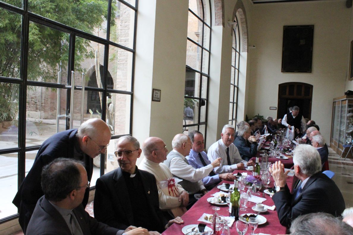 PROVINCIA ARAGÓN SJ: FOTOS DEL APERITIVO, COMIDA CON JESUITAS Y ...
