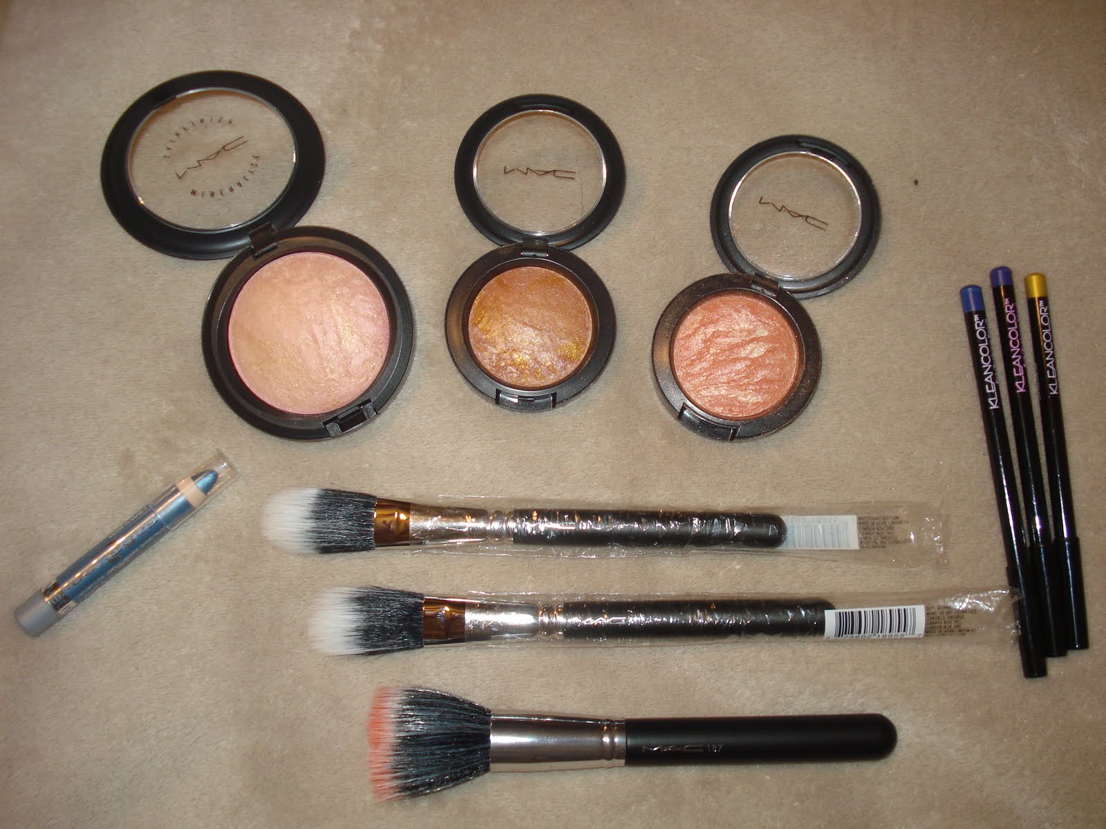 RJMakeUp: HIDDEN TREASURE: MAC Colour Craft Collection