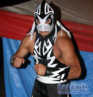 Lucha Libre Porra Fresa: Domingo de Super Fly y su Real Fuerza Aerea