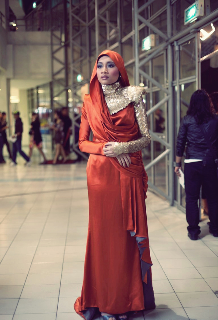 nazerul anaz: Yunalis Zarai