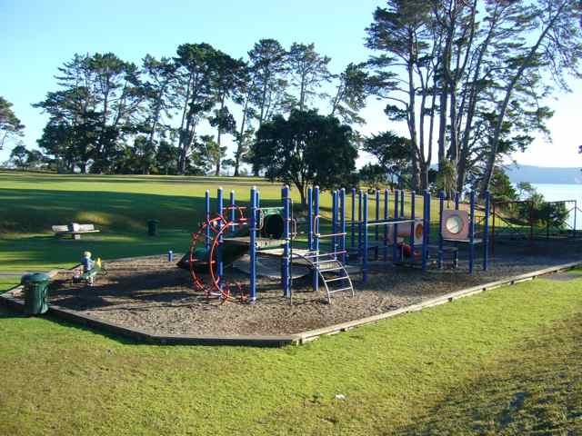 Auckland Playgrounds: Coyle Park