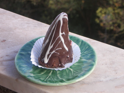 IÉ-IÉ: PIRÂMIDE DE CHOCOLATE