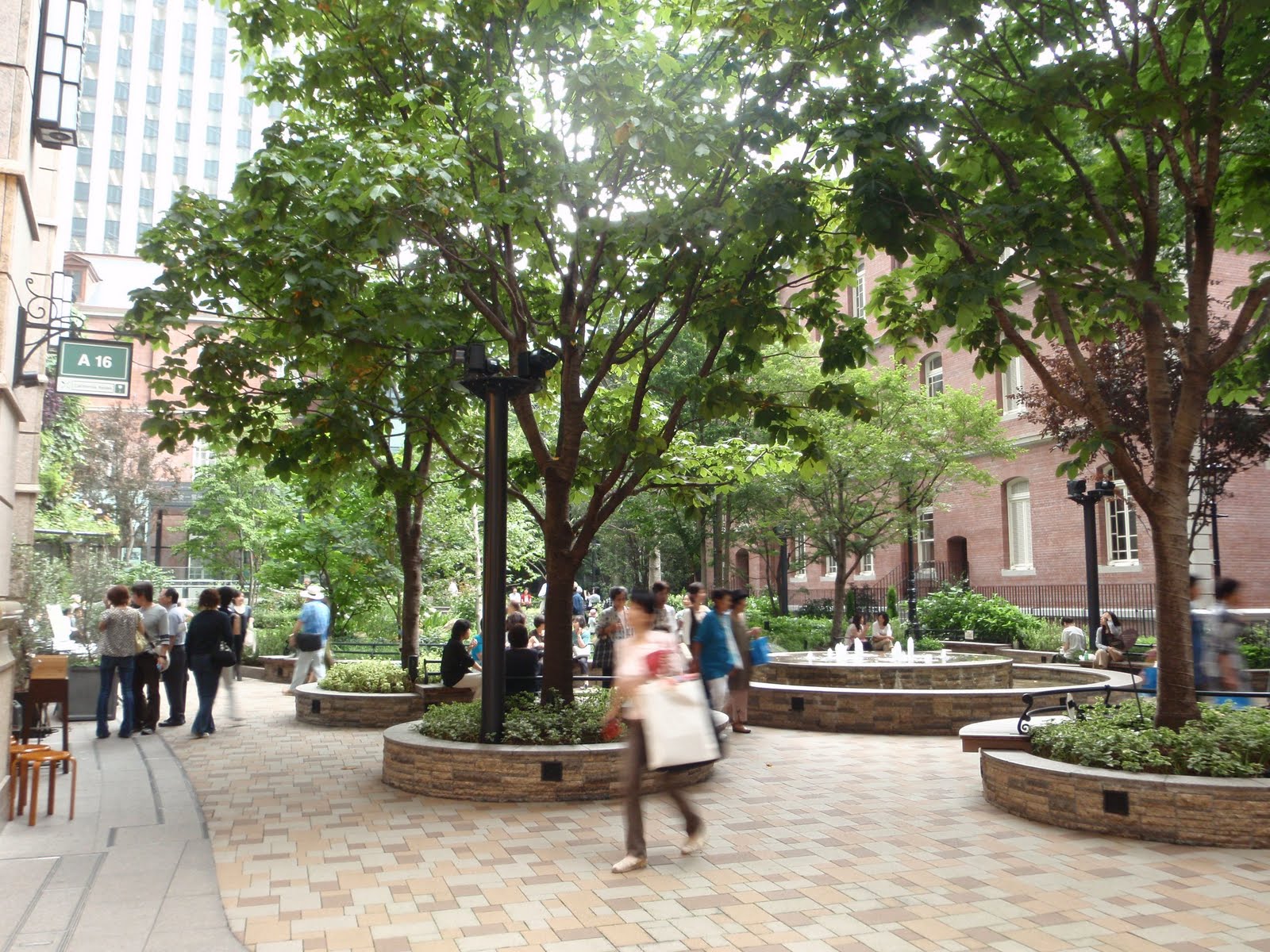 LANDING AWAY IN JAPAN MALAYSIA SINGAPORE: Marunouchi Naka-dori Street ...