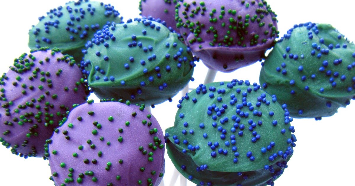 Ingredients of a 20something: Two pops + two cupcakes = three desserts