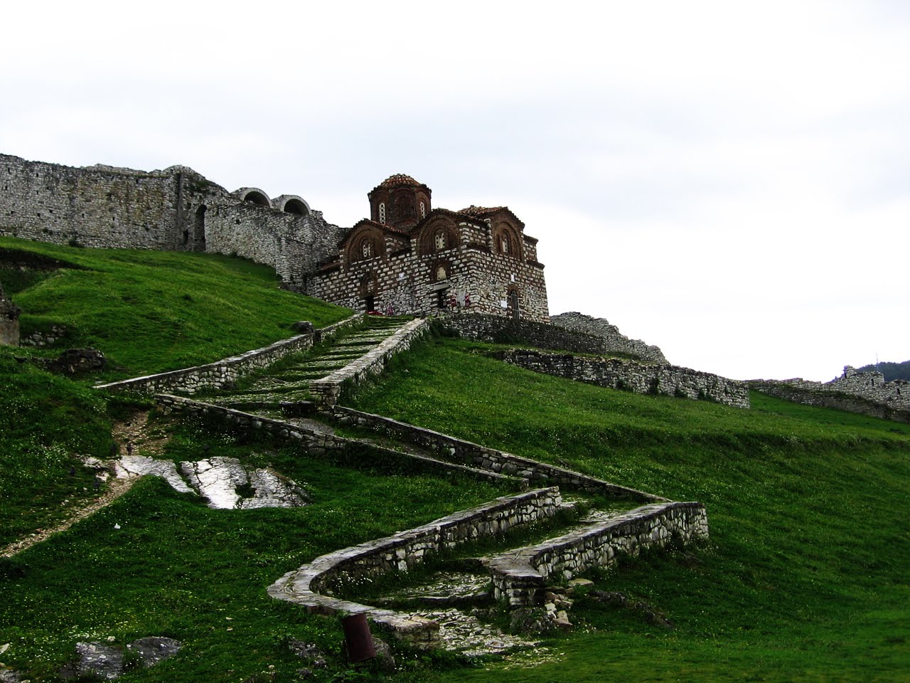 Ata të webit: Foto nga Shqiperia - Berati