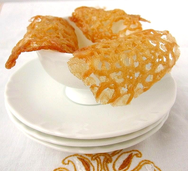 une gamine dans la cuisine: Tuesdays with Dorie: Translucent Maple Tuiles