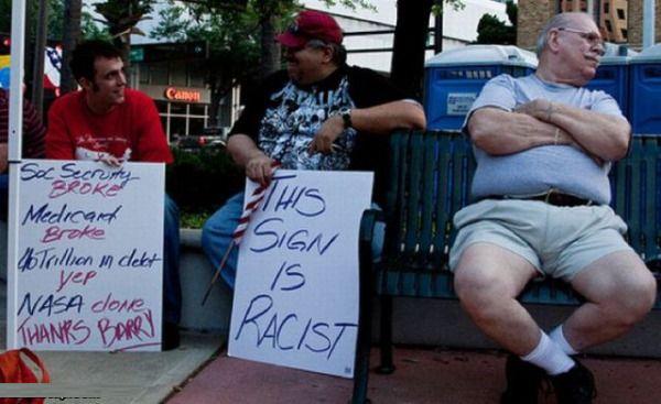 What A Racist Sign! | Funpicc