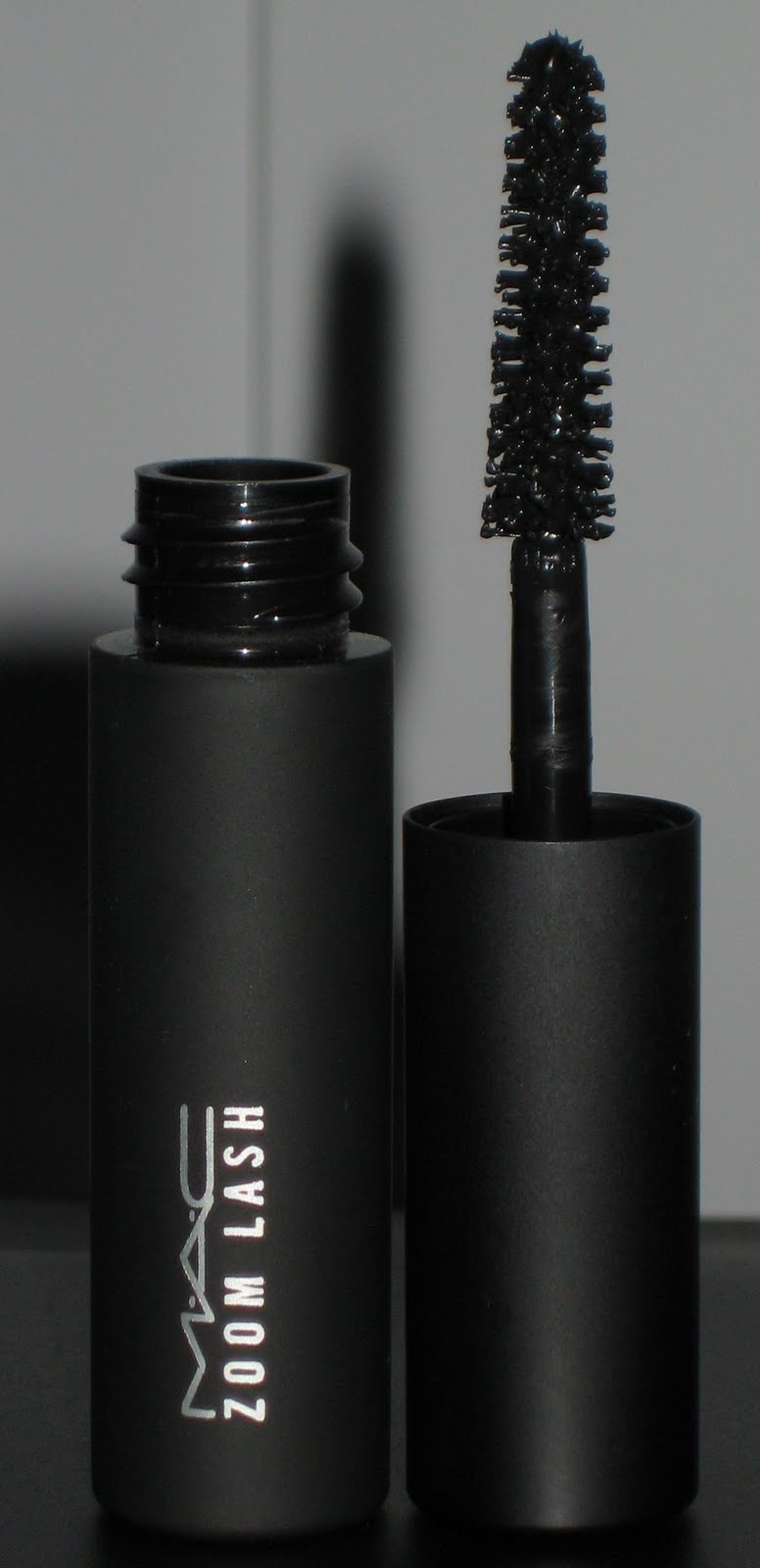 Lady Lostris Beauty: REVIEW: MAC Zoom Lash & Maybelline Lash Stiletto