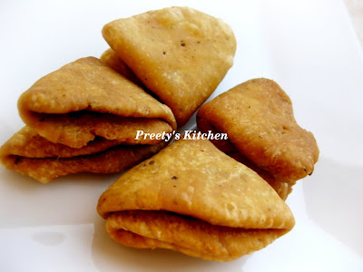 Preety's Kitchen: Suhali - A Indian Tea Time Snack