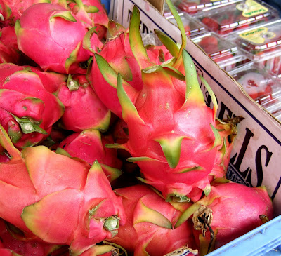 אין מױל ארײן: Dragon Fruit, or HuǒLóngGuǒ