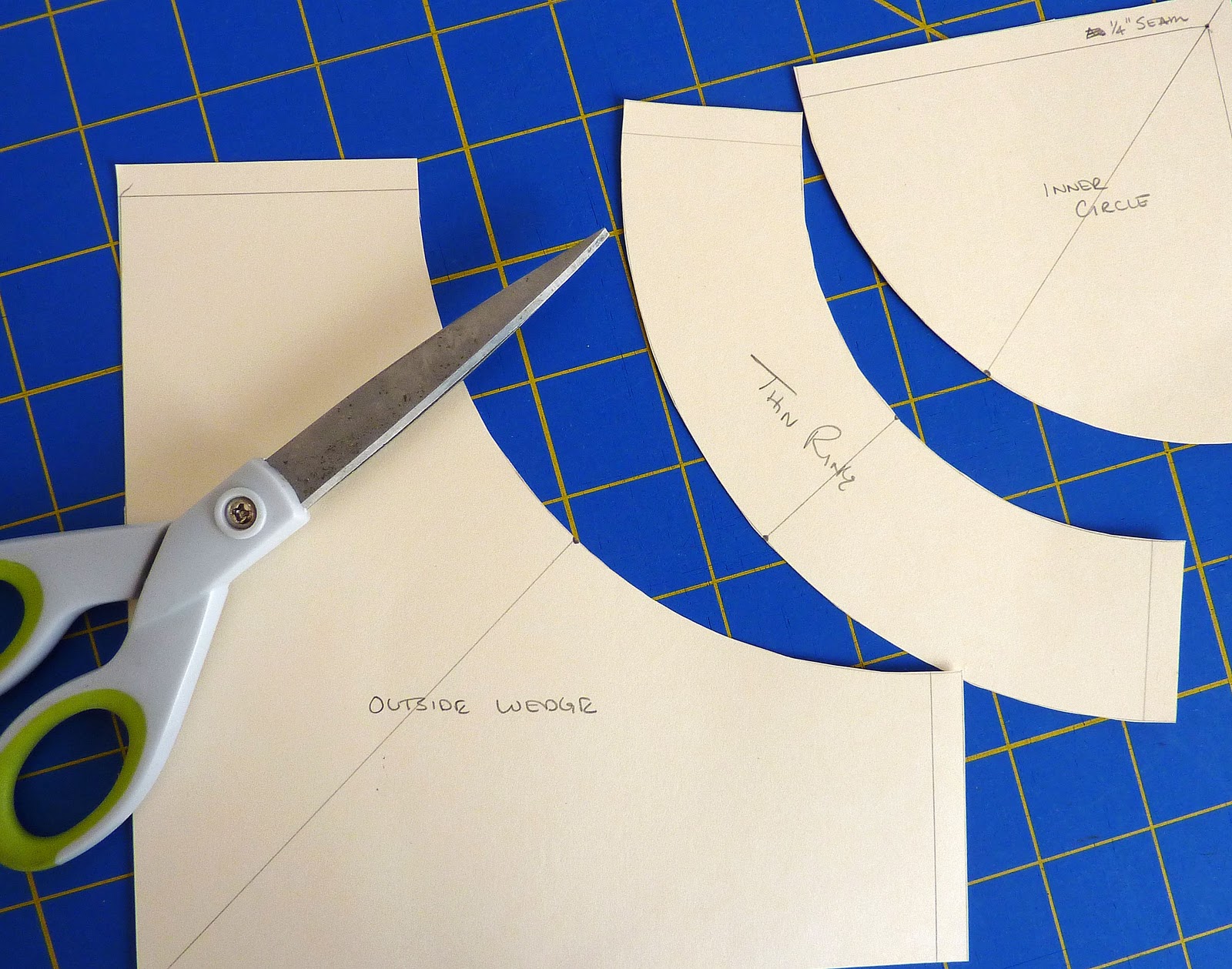 My Three Sons {and a very busy Girl}: Ringed Double Circle Block : tutorial