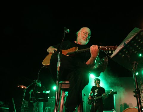 ΣΥΝΔΙΚΑΤΟ ΜΙΚΡΟΠΩΛΗΤΩΝ ΕΛΛΑΔΑΣ: Ο Διονύσης Σαββόπουλος στο Ολοκαύτωμα ...