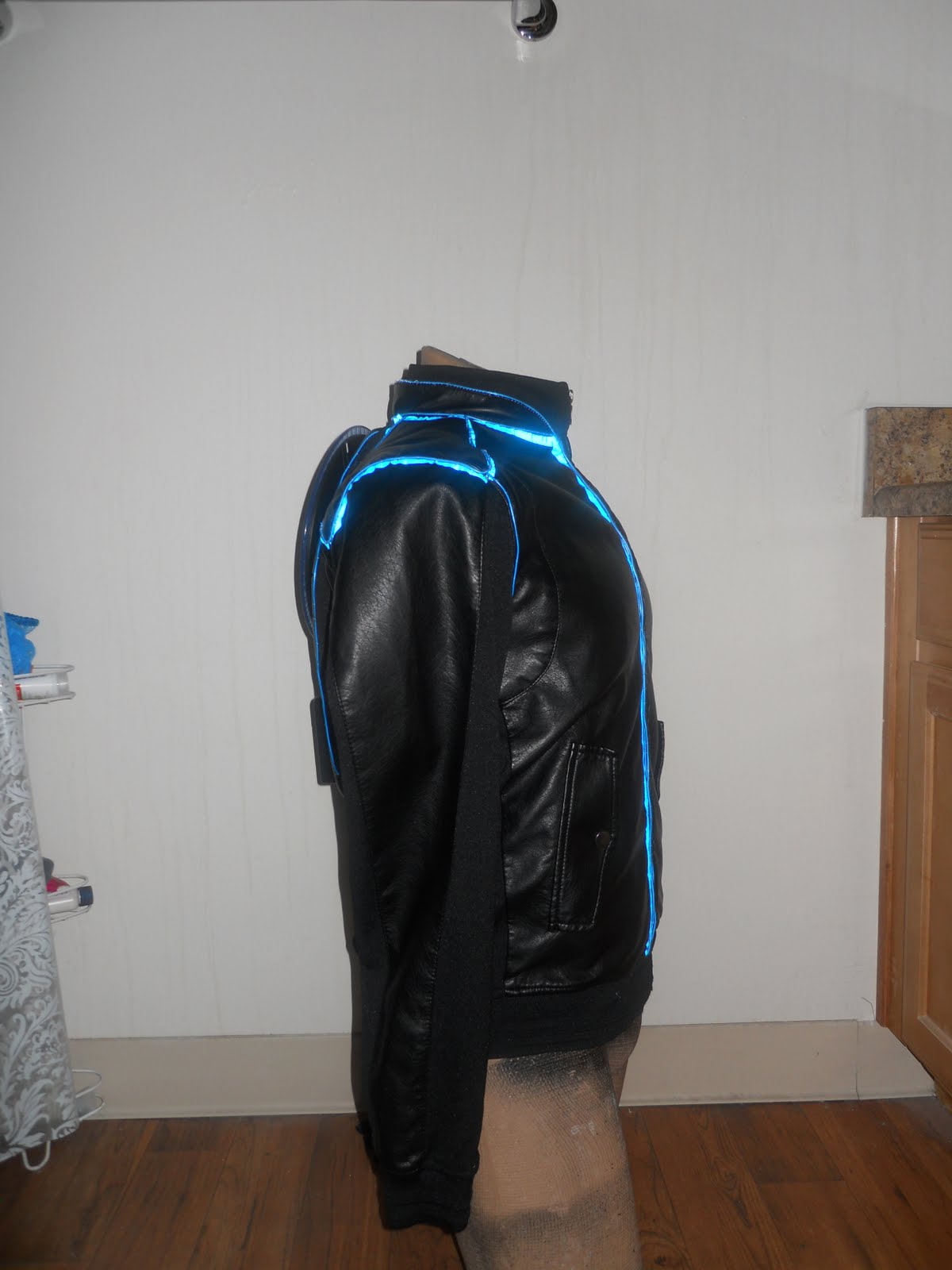 KnowOne's Designs: Tron Inspired EL Jacket