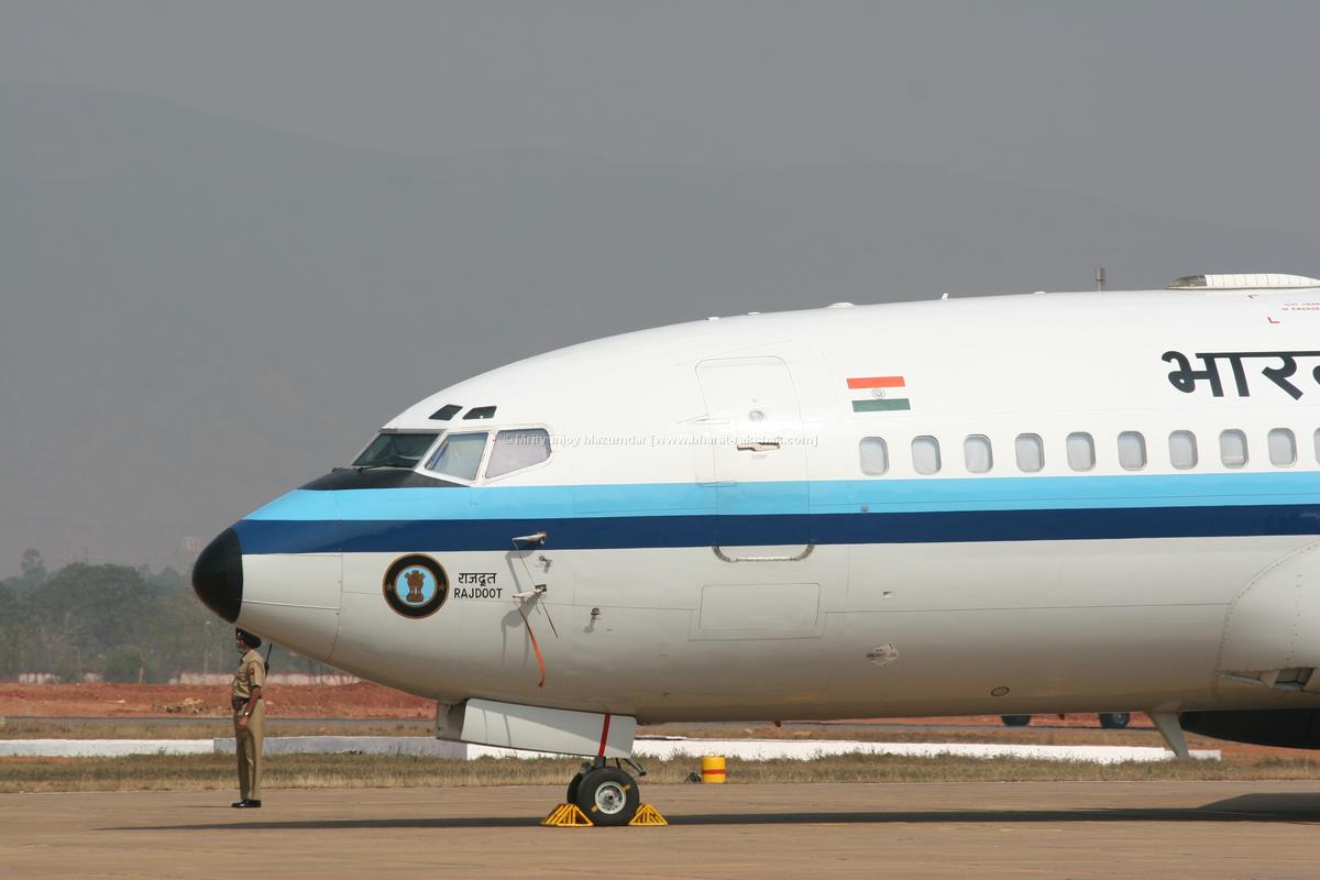 Indian Air Force Air HQ & Communications Squadron - K2413 "Rajdoot ...