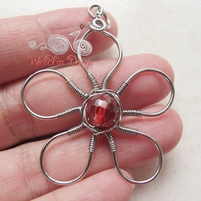 WireBliss's Wire Jewelry: Wire Wrapped Floral Themed Pendant
