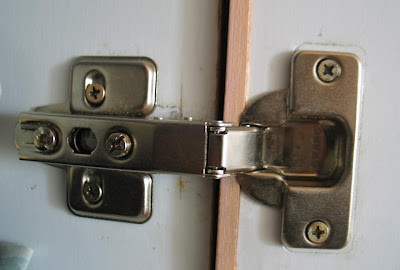 life...: Built-in wardrobe door hinges