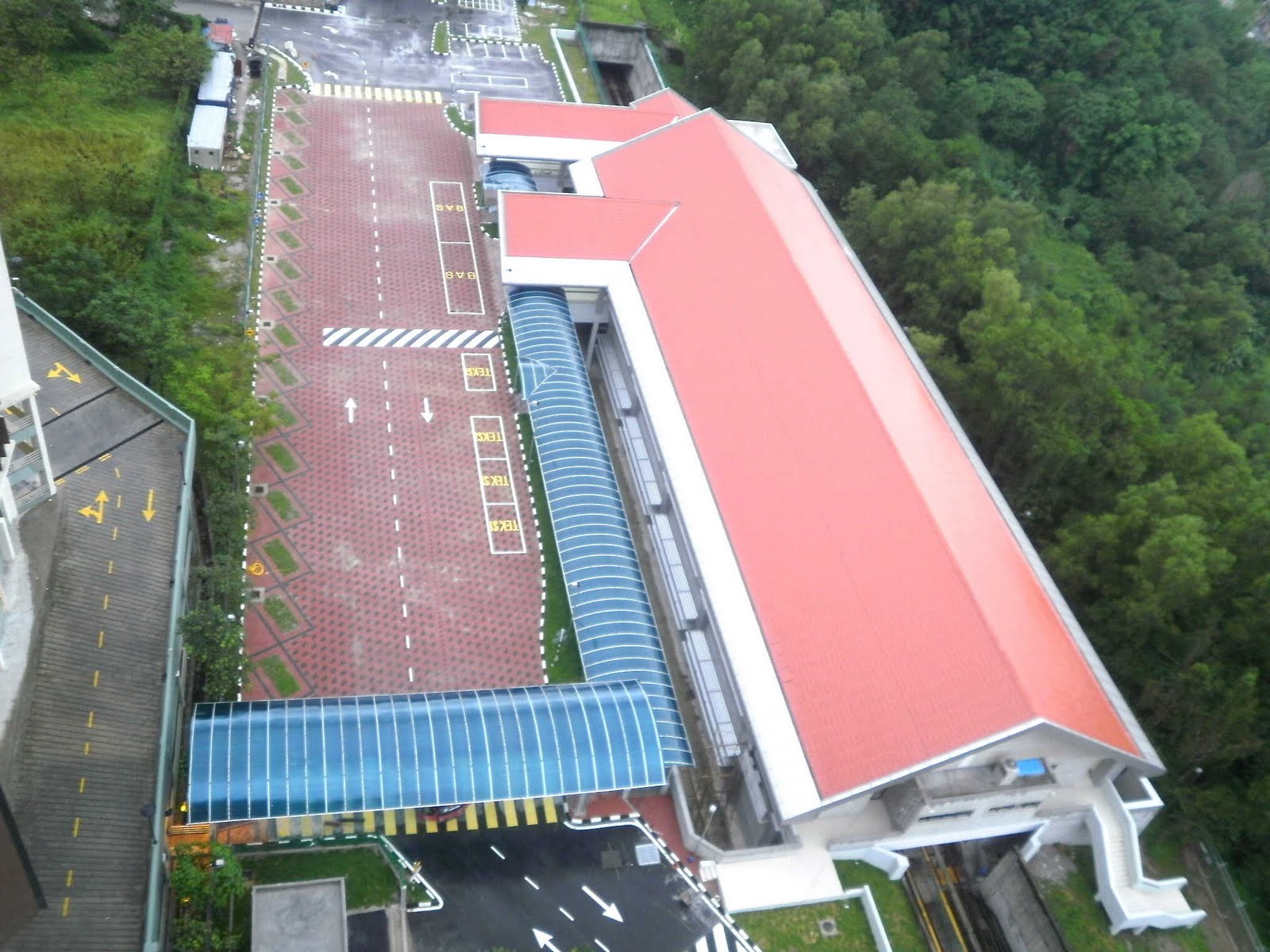 Desa Putra Condominium: Sri Rampai LRT Station