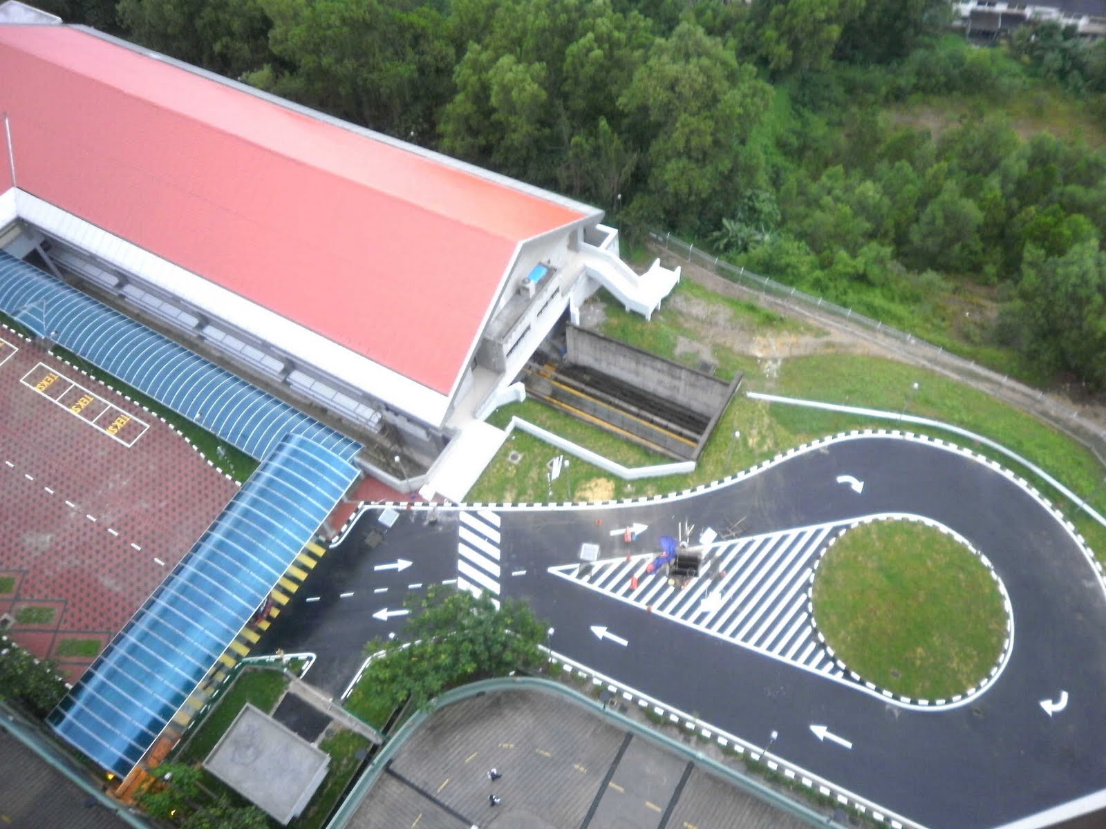 Desa Putra Condominium: Sri Rampai LRT Station