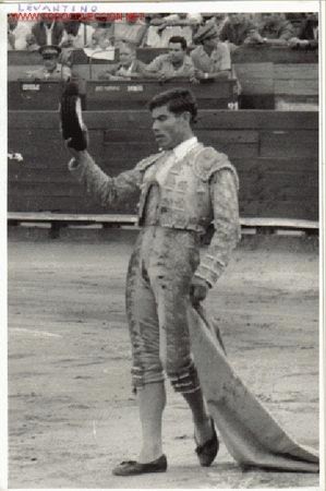 Blanco y Oro: * Toreros de Murcia (Cap-II).