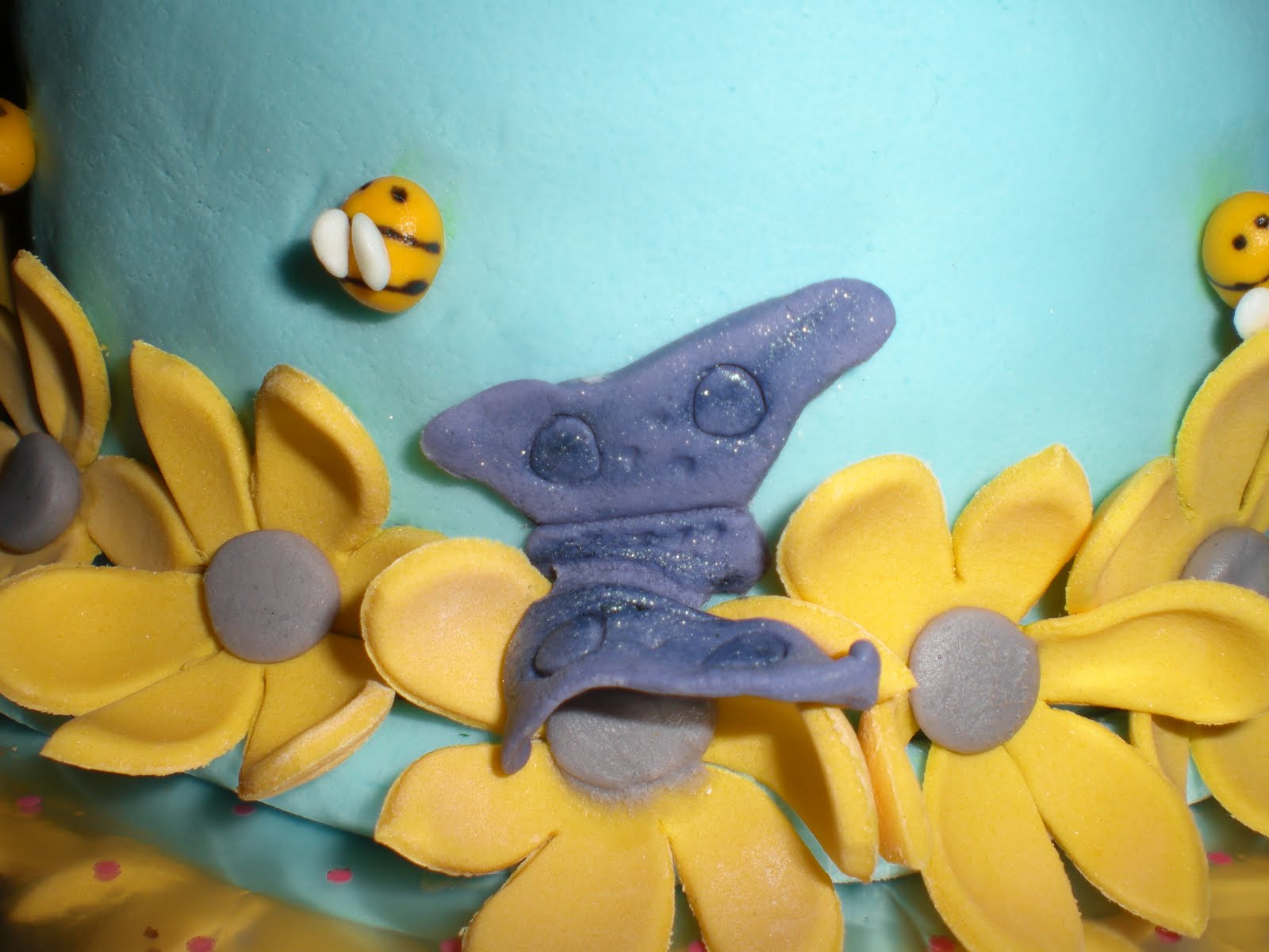 En casa de la tí: Tarta Patito Feo y cupcakes